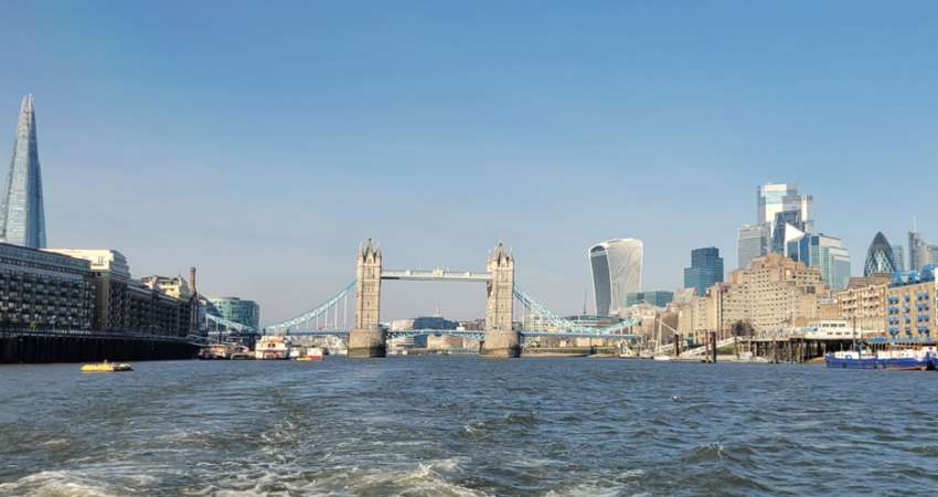 London & Greenwich England: View from the Water - Traveling Boy