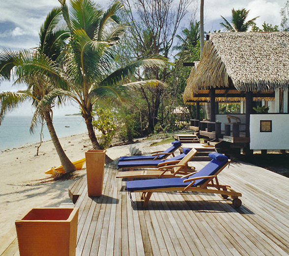 The World’s MOST Romantic Beach – It’s On an Island Only 689 Feet Wide! - Traveling Boy